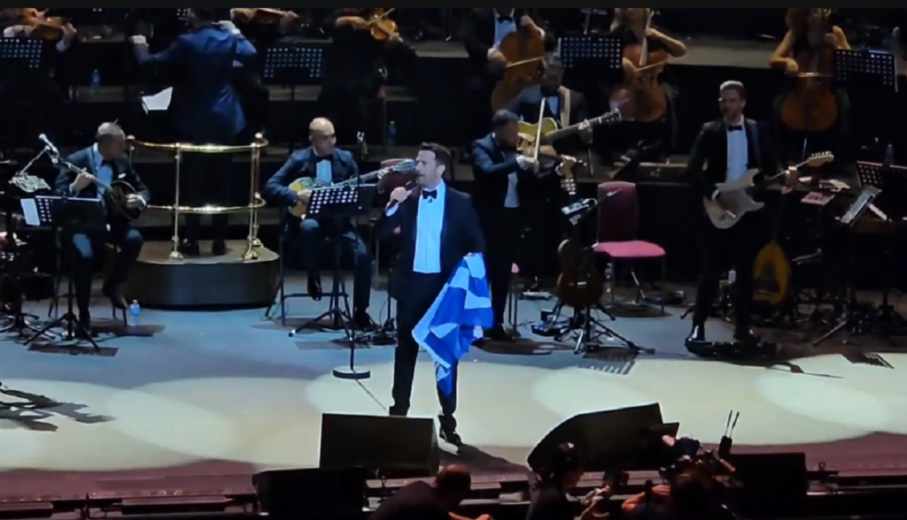 Κωνσταντίνος Αργυρός: «Μάγεψε» στο θρυλικό Royal Albert Hall του ...